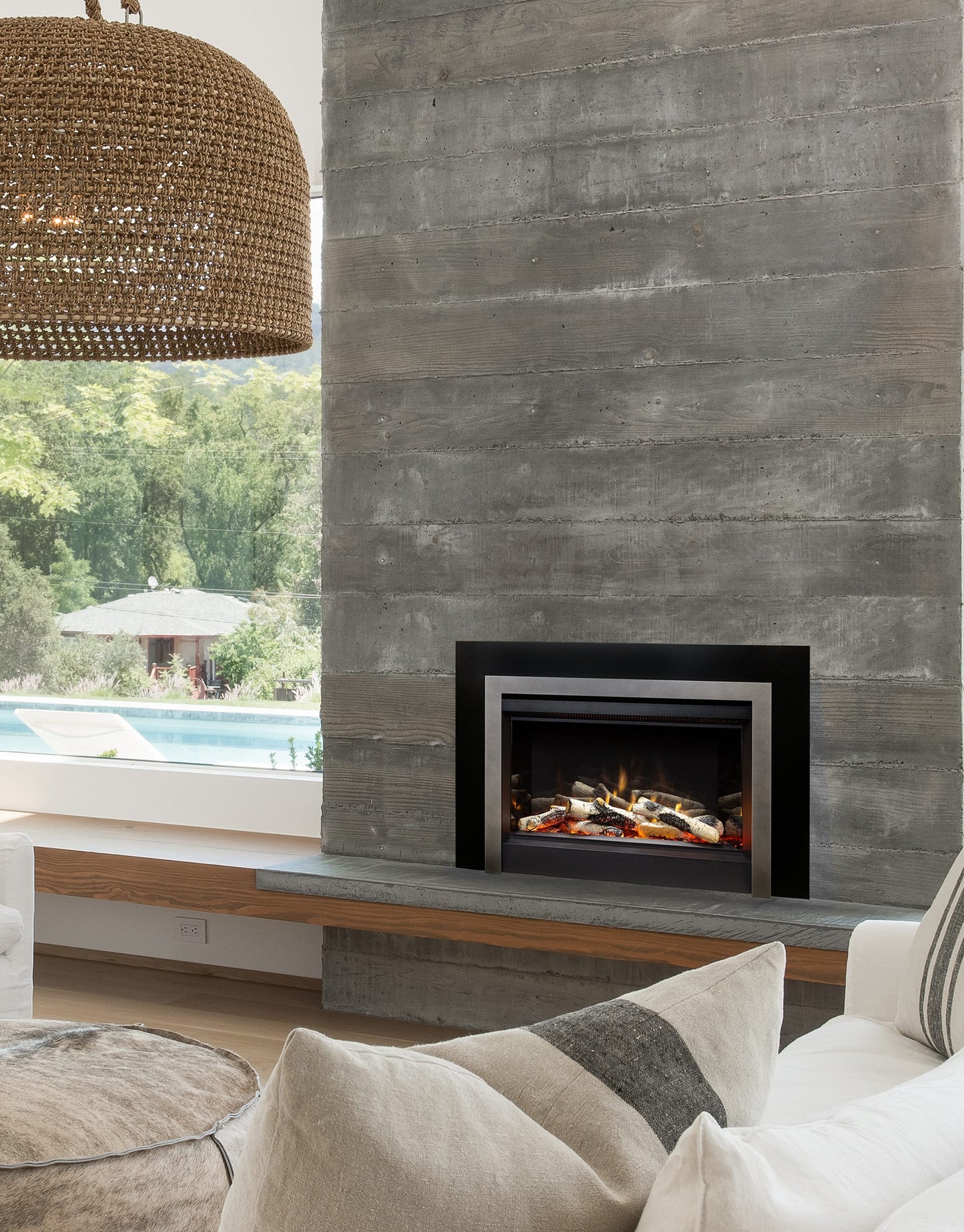 Valor GE3 Electric Fireplace Insert – Barbecues Galore