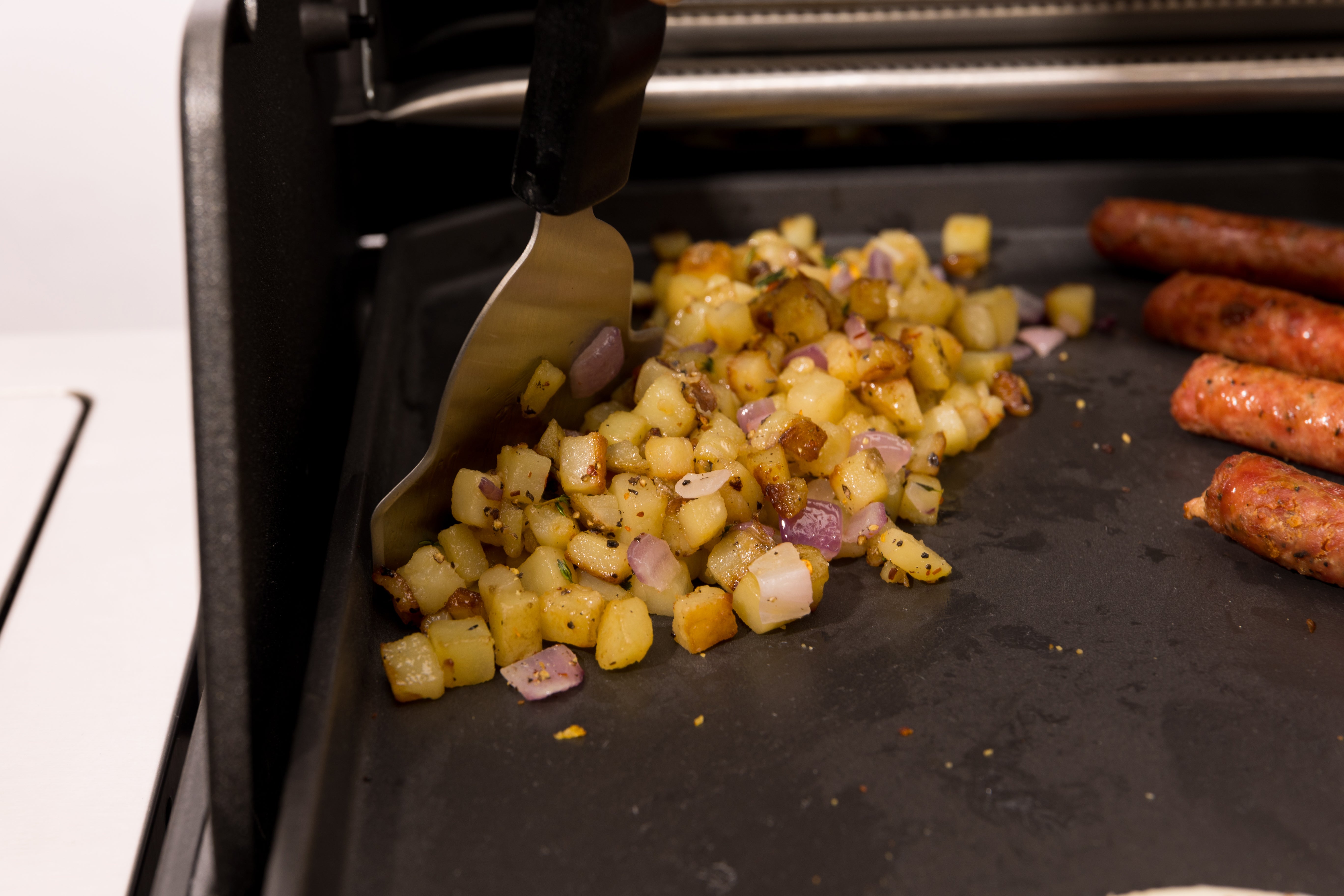 Broil King Plancha & Griddle Scraper - 64039 – Barbecues Galore